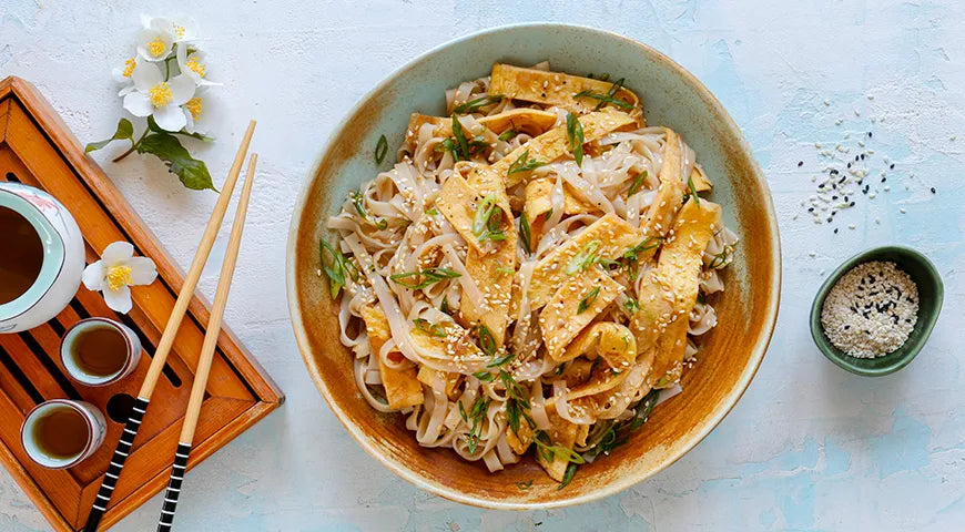 Thai Rice Noodles with Egg and Soy Dressing – Walfos® Kitchenware