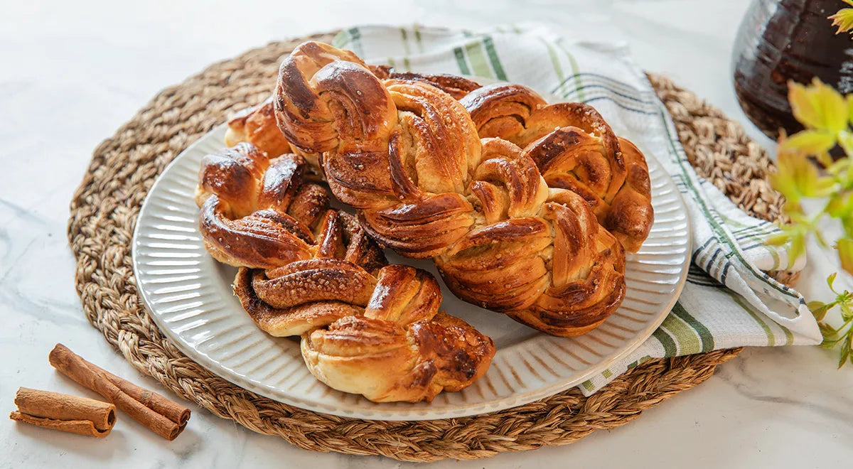 Plaited Bun Recipe: Soft Braided Sweet Bread – Walfos® Kitchenware